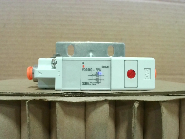 SMC VQ2000-FPG Manifold Base Plate for SMC Solenoid Valves – Ideal Surplus