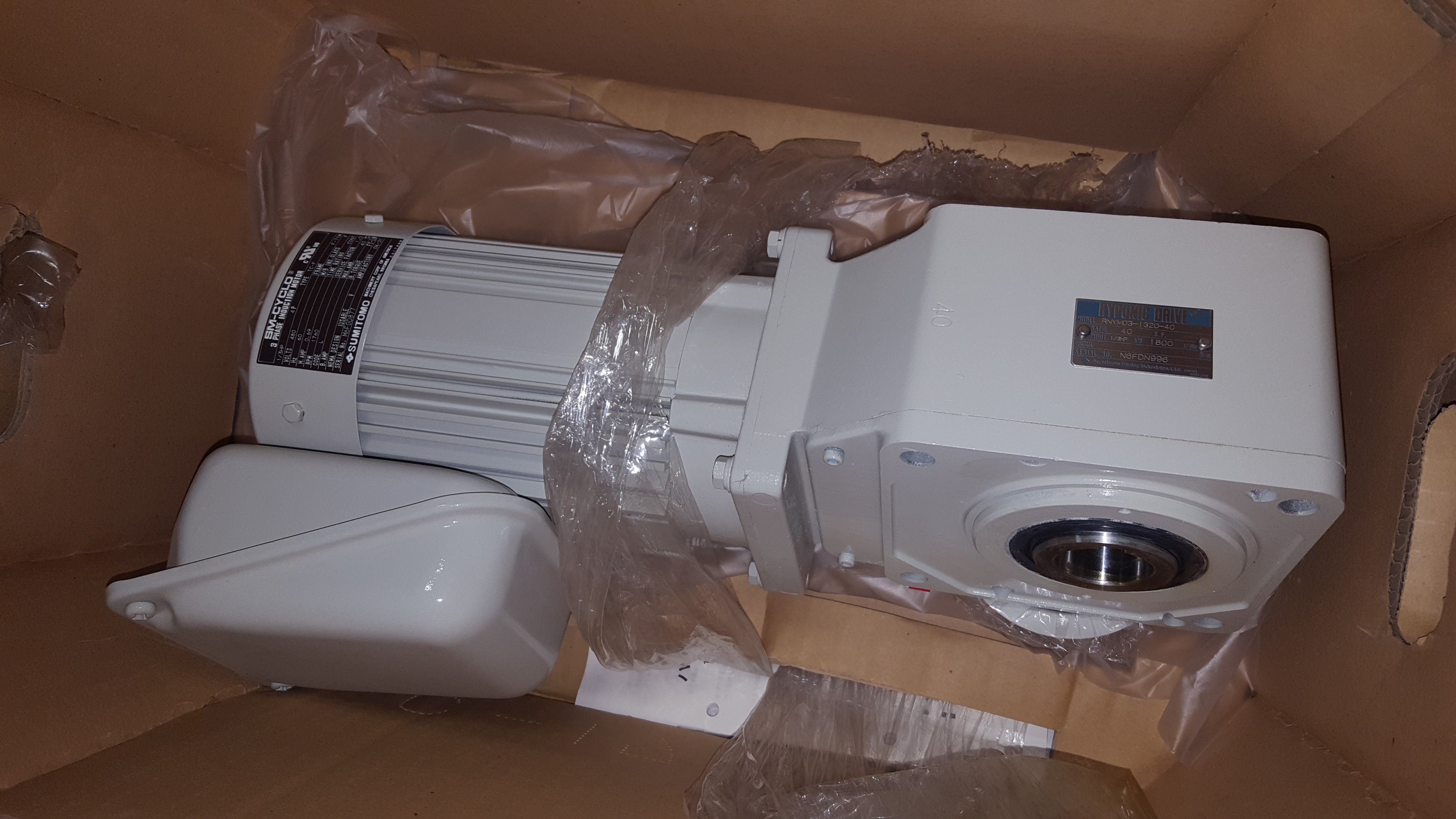 Sumitomo RNYM03-1320-40 Hyponic Drive GearMotor 40:1 Ratio – Ideal Surplus