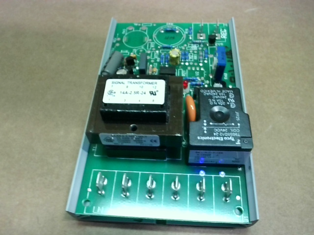Athena 8610 Series 80 Temp Controller – Ideal Surplus
