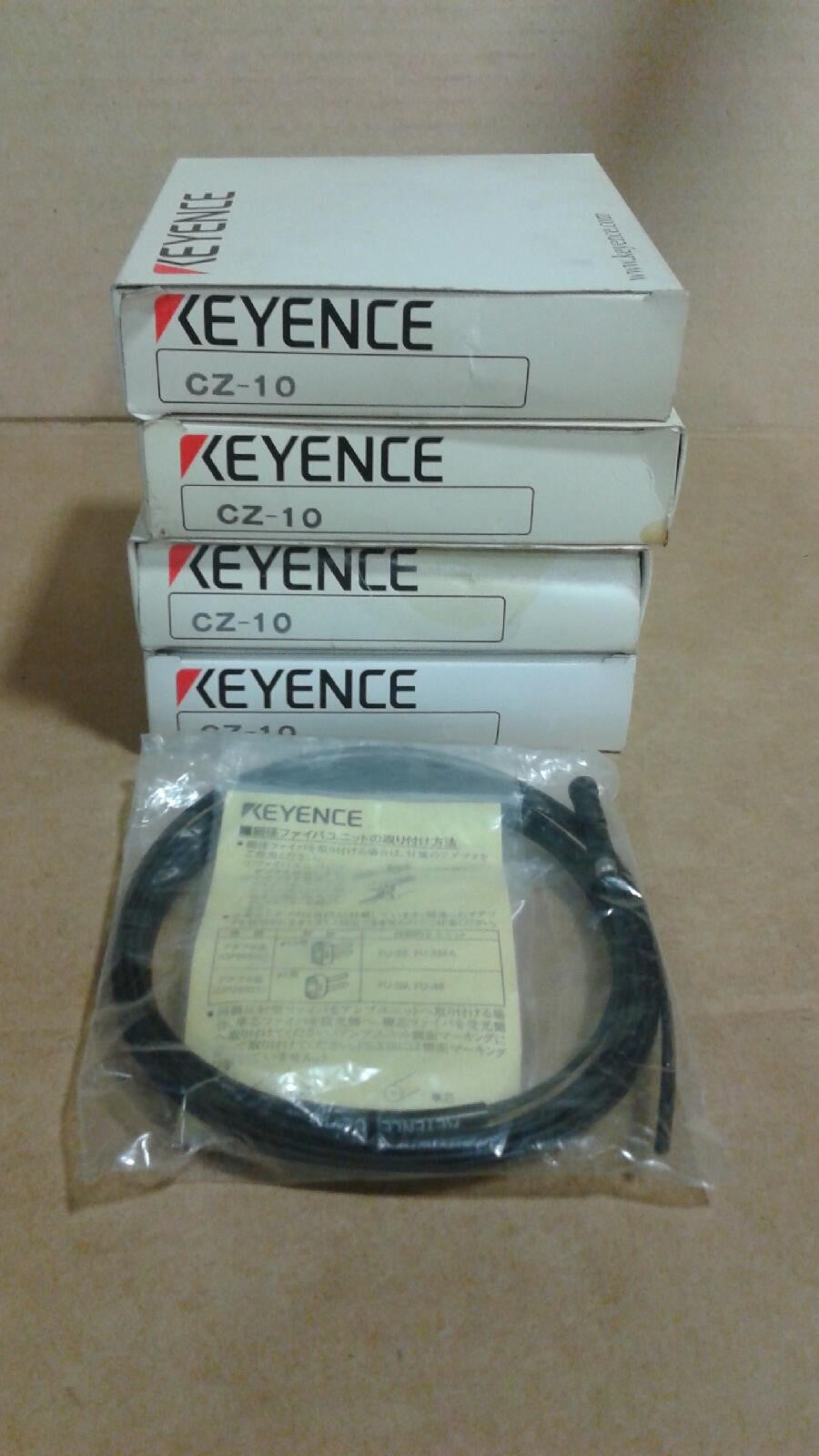 KEYENCE CZ-10 FIBER SENSOR – Ideal Surplus