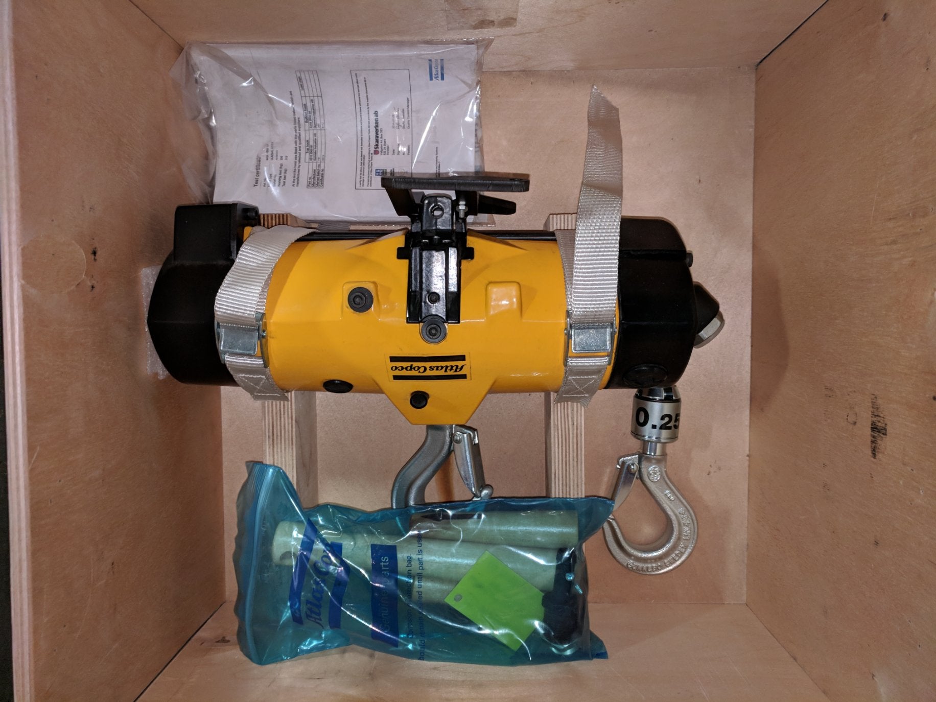 Atlas Copco LLA-250L Pneumatic Chain Host 550LB CAPACITY – Ideal Surplus