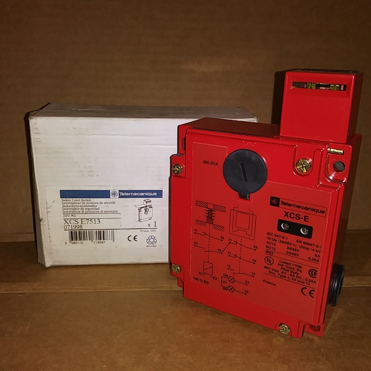 Telemecanique XCS E7513 Safety Interlock Switch – Ideal Surplus