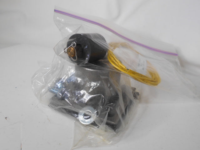 BARKSDALE L170005 LEVEL SWITCH – Ideal Surplus